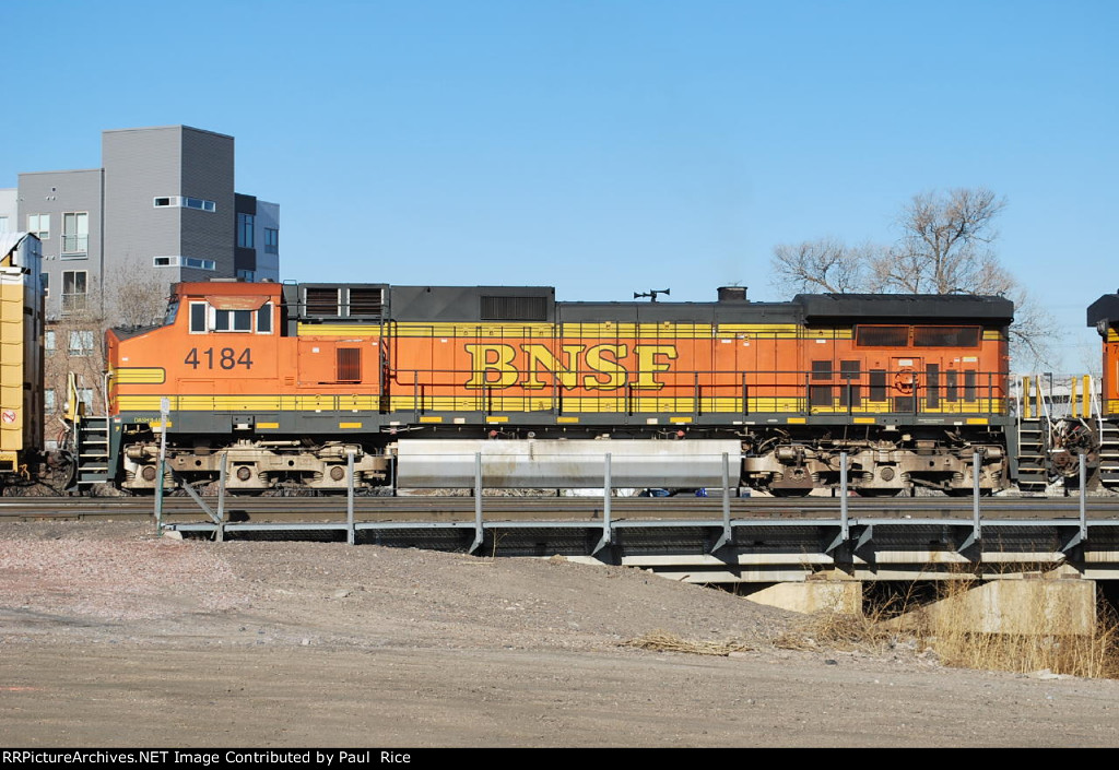 BNSF 4184